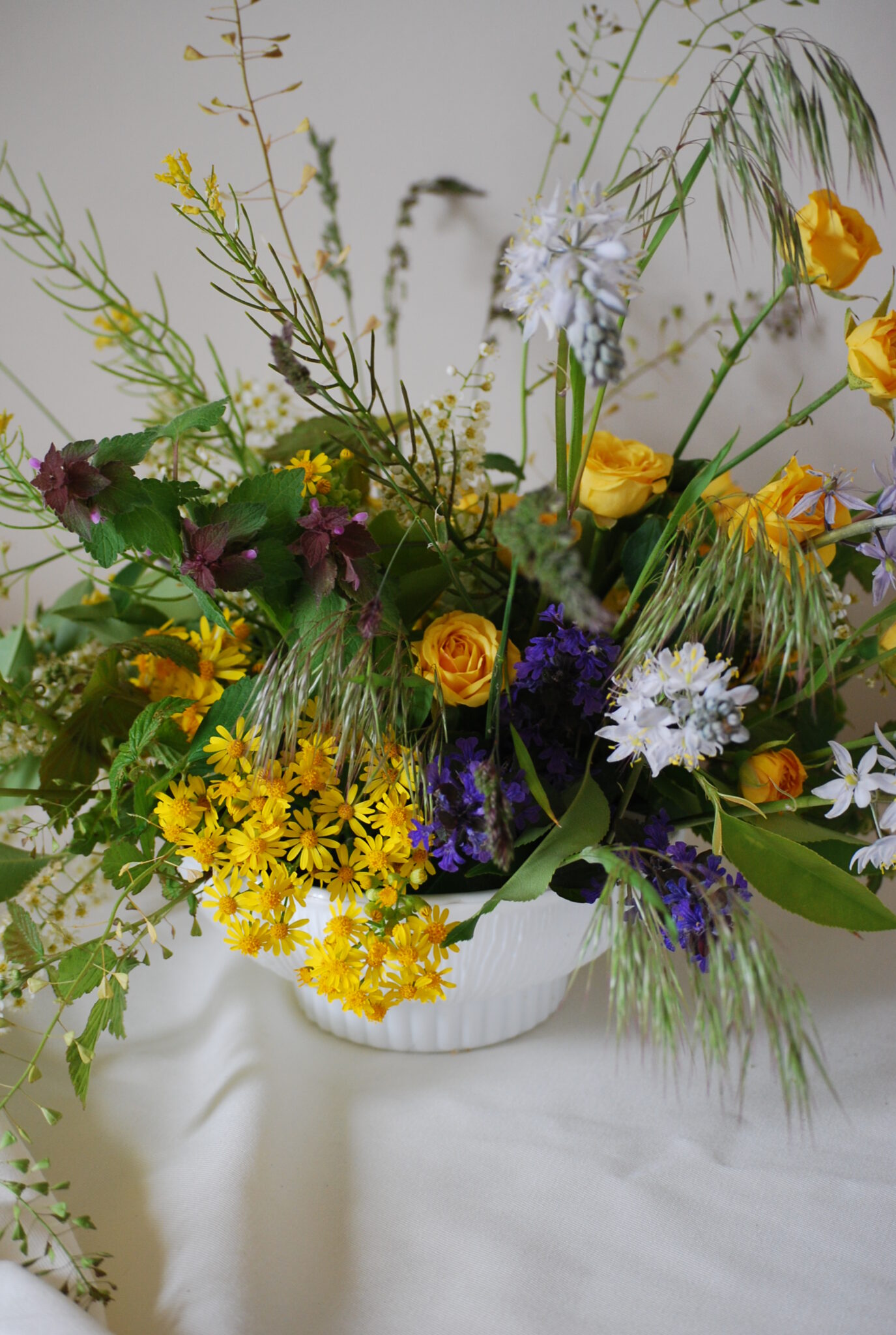 DIY Spring Backyard Picked Wild Flower Arrangement - Olive and Gene